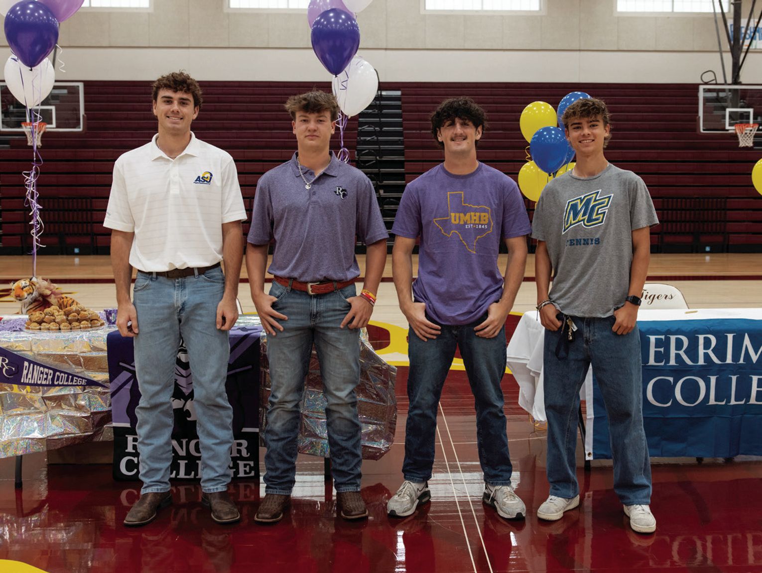 Four DSHS athletes sign letters of intent for college